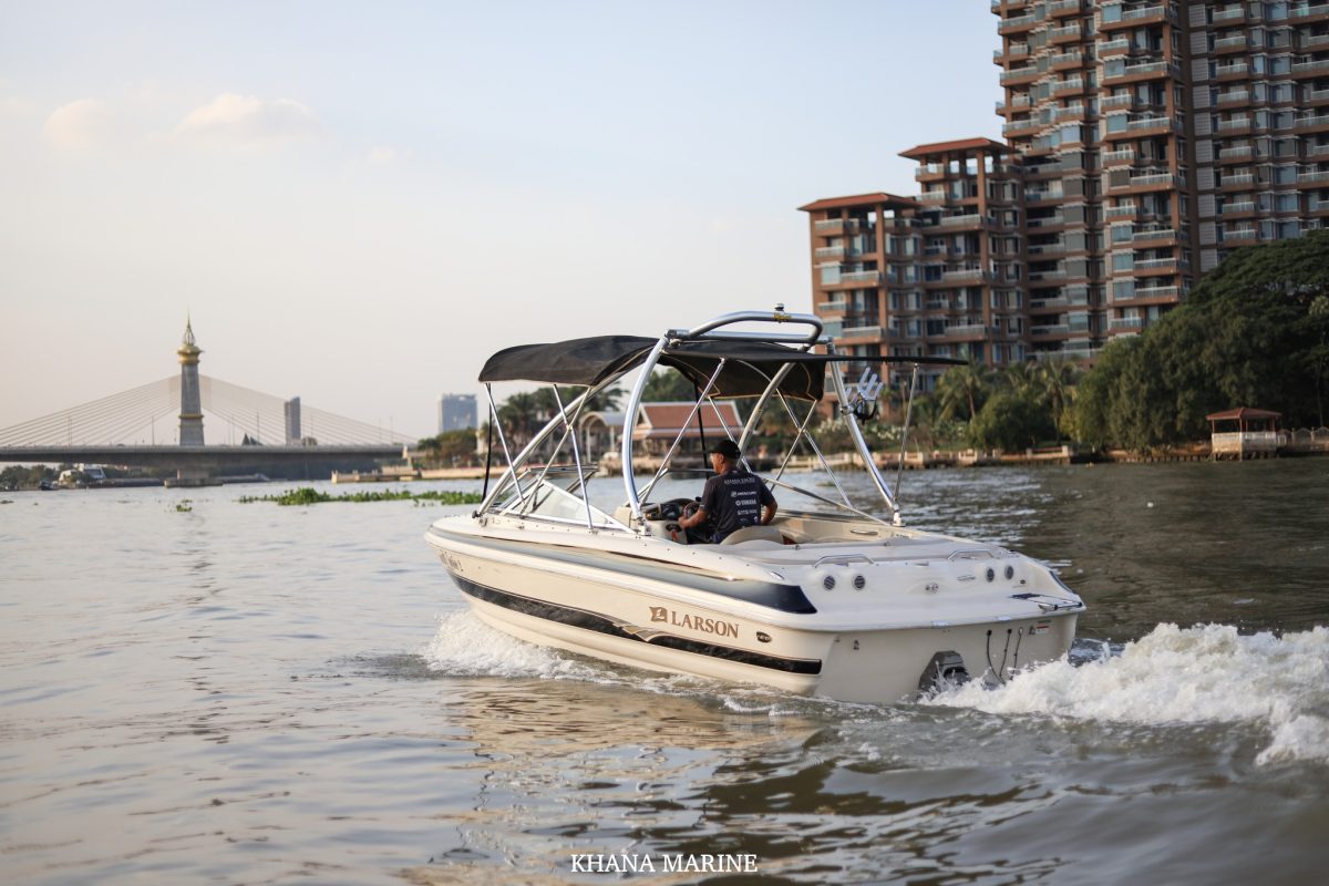 2004 Larson LXI 210 - Khana Marine