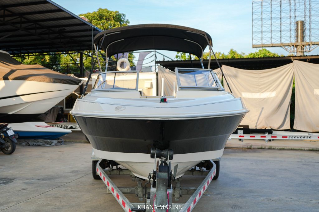 2004 Monterey 180 Edge | MerCruiser 3.0L - Khana Marine